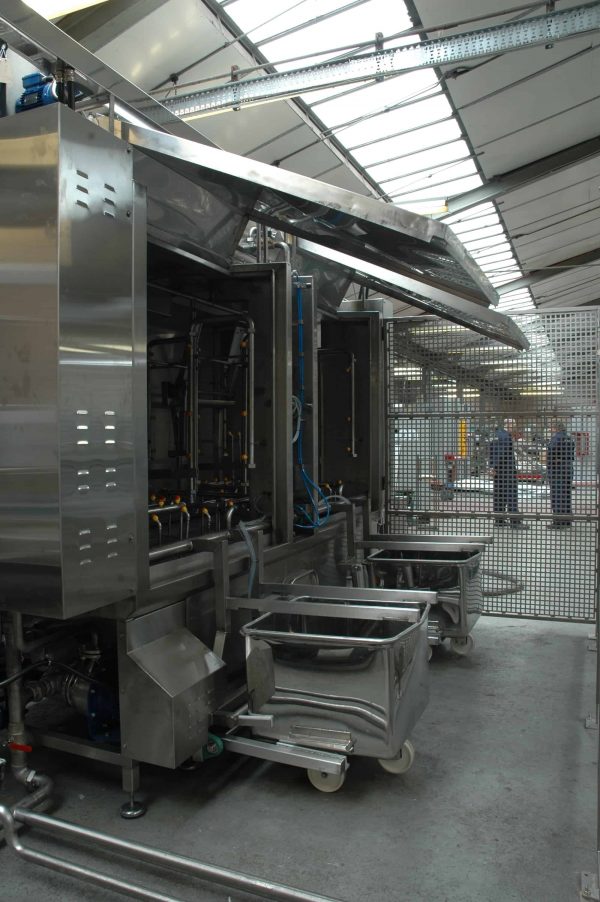 Tote Bin Washers | Industrial Washing Systems | Unitech