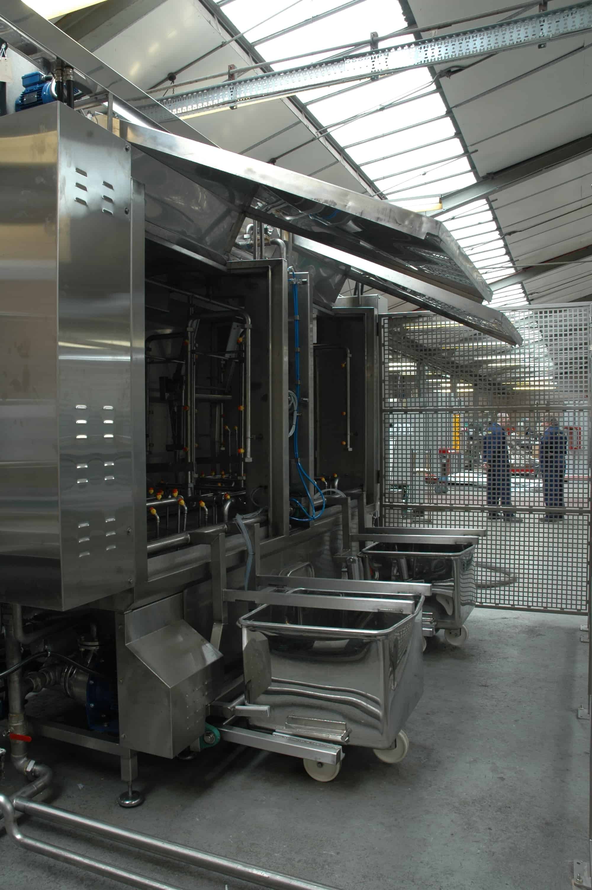 Tote Bin Washers | Industrial Washing Systems | Unitech