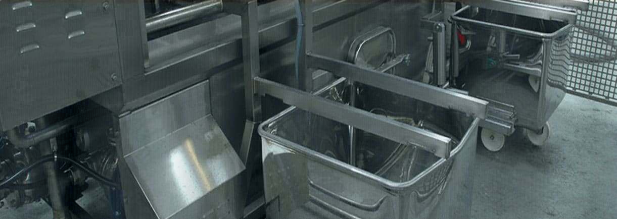 Tote Bin Washers | Industrial Washing Systems | Unitech